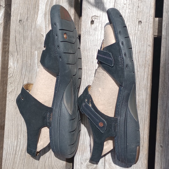 Clarks | Shoes | Clarks Unstructured Sandals Womens 95m | Poshmark